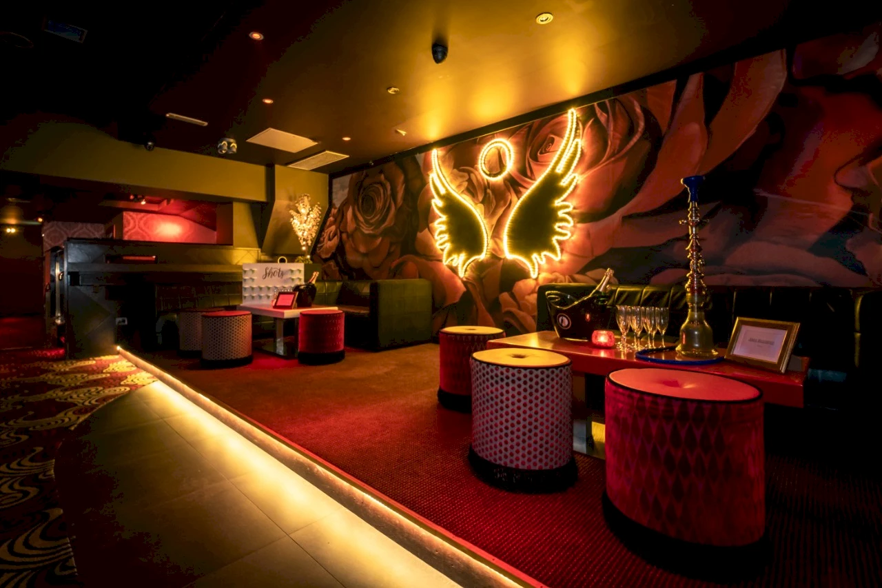 Contact Us - DEBS Ireland - Debs Party Organisers